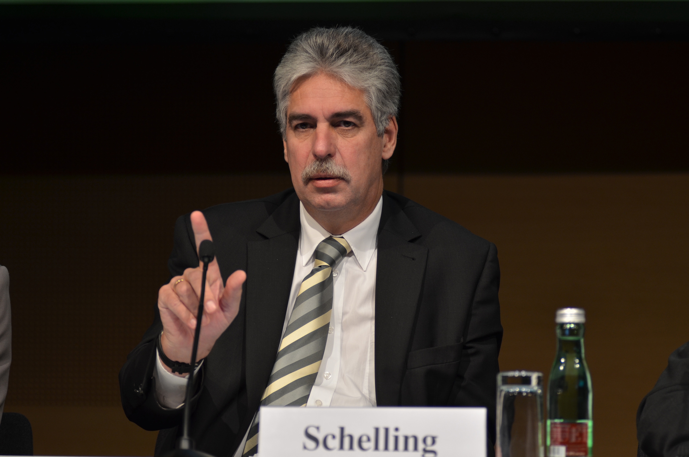 Schelling (ΥΠΟΙΚ Αυστρίας): Η συμφωνία εξαρτάται από την Ελλάδα ...