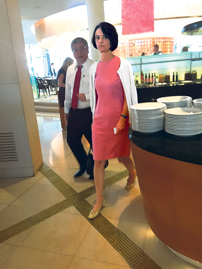 Ένα 48ωρο με την Τρόικα: Η τρελή γυμναστική, τα πλούσια γεύματα και οι ...