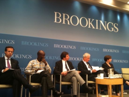 Brookings Institute: Χρεοκοπημένη η Ελλάδα τα μισά χρόνια “ζωής” της ...