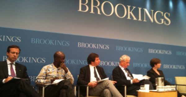 Brookings Institute: Χρεοκοπημένη η Ελλάδα τα μισά χρόνια “ζωής” της ...