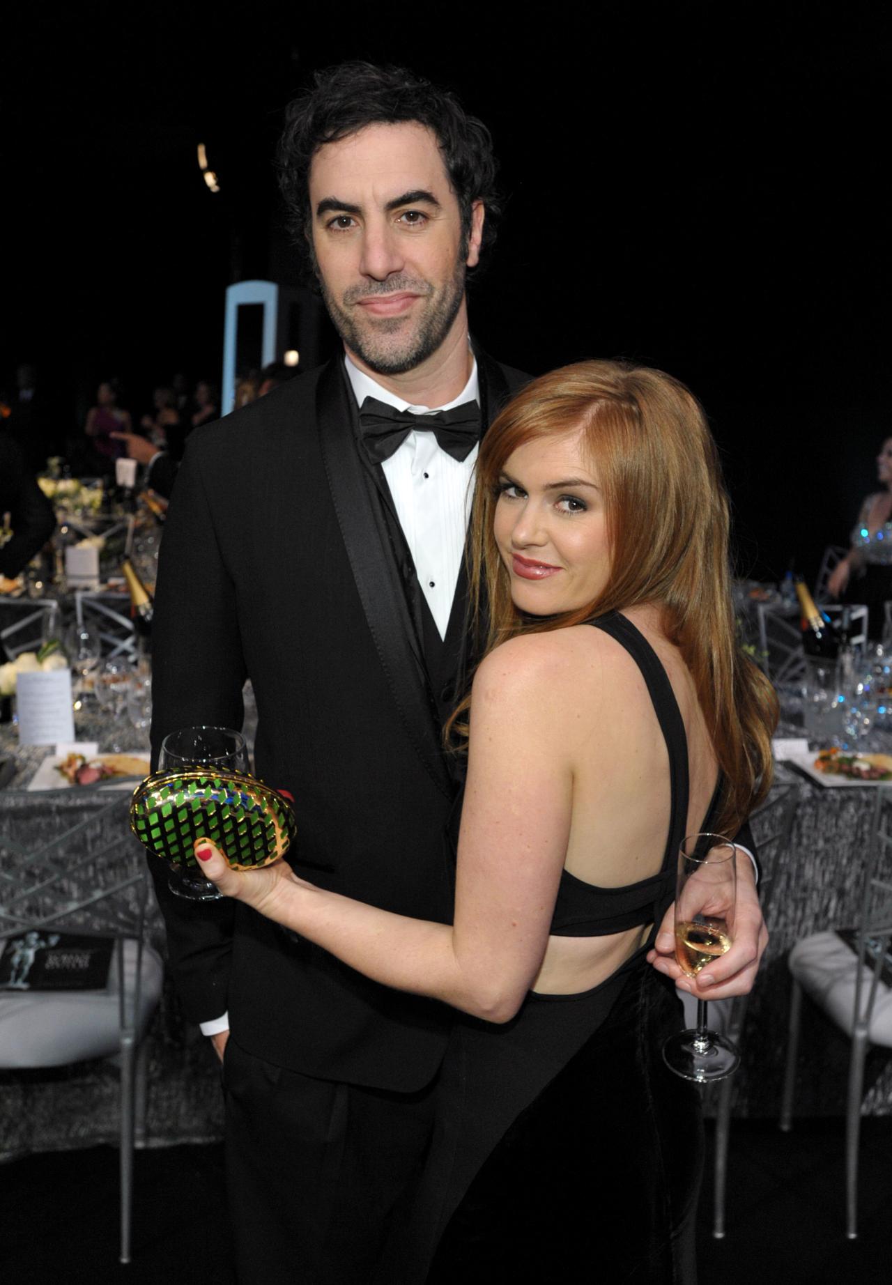 Σάσα Μπάρον Κοέν: Ο κωμικός «με τα πολλά πρόσωπα» δίνει $1 εκατ. για ...