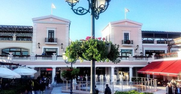 Καλύτερες μέρες για τα μεγάλα outlets σε Αθήνα και Θεσσαλονίκη ...