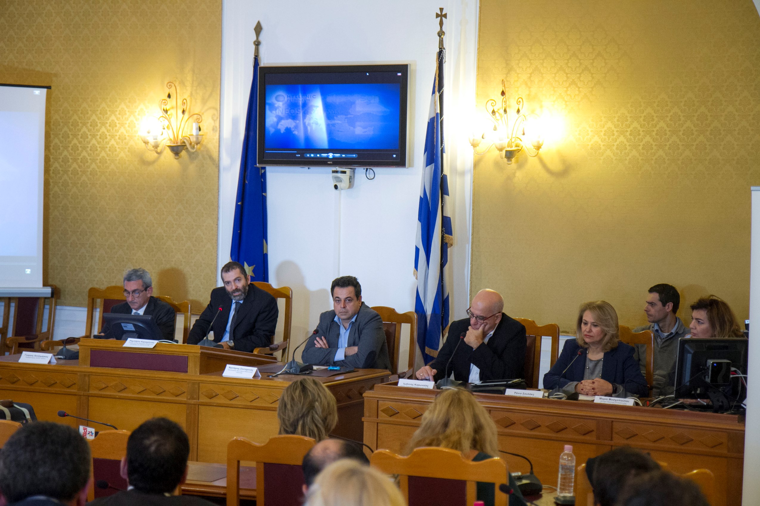 ΕΛΠΕ και ΕΚΟ προσφέρουν «ζεστασιά» σε 13 απομακρυσμένα σχολεία των ...