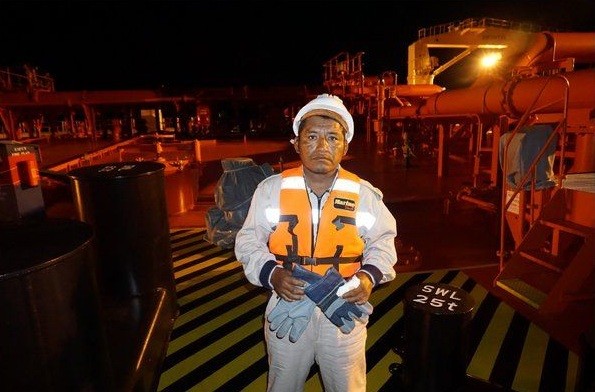 Arcadia Shipmanagement: H εντυπωσιακή διάσωση ναυαγού από το «Aegean ...