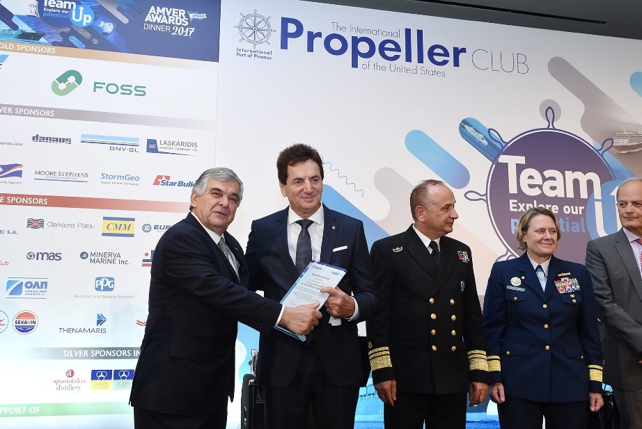 Arcadia Shipmanagement: H εντυπωσιακή διάσωση ναυαγού από το «Aegean ...