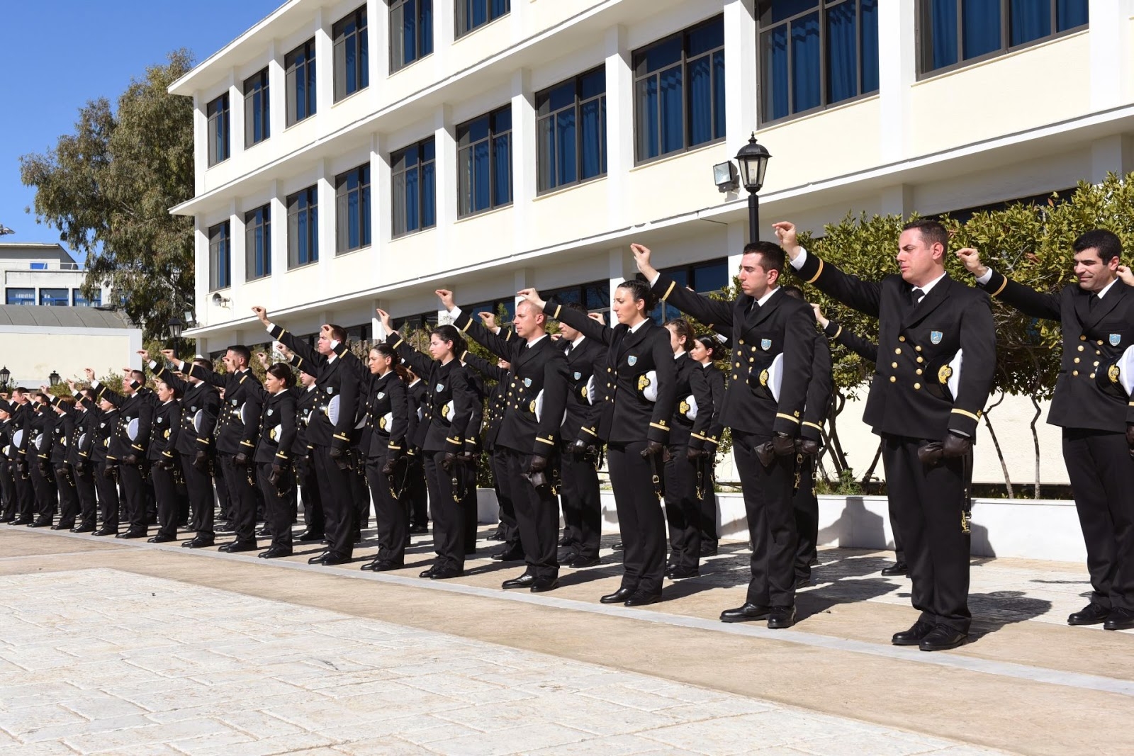 Με πανελλήνιες εξετάσεις η εισαγωγή νέων στελεχών στις παραγωγικές ...