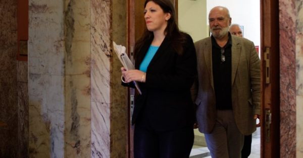 Καταγγελίες και υπαινιγμοί από την Ζωή Κωνσταντοπούλου για τον Μανώλη ...