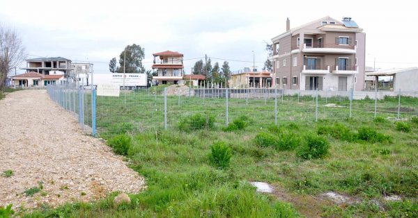 Ακαθάριστα οικόπεδα: Πώς να υποβάλετε τη δήλωση και ποια είναι τα ...