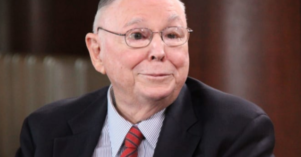 Ο 96χρονος δισεκατομμυριούχος συνεταίρος του Μπάφετ μοιράζεται το ...