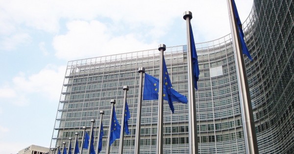 To σχέδιο της Κομισιόν για το ενεργειακό κόστος: Μείωση σε φόρους και ...