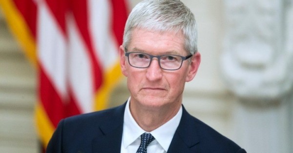 Apple: Ποιοι αντιδρούν για τη δυσθεώρητη αμοιβή του Τιμ Κουκ | Ειδήσεις ...
