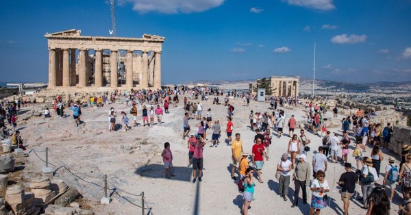 Κατατέθηκε στη Βουλή το νέο νομοσχέδιο για τον Τουρισμό – Τα θέματα που ...