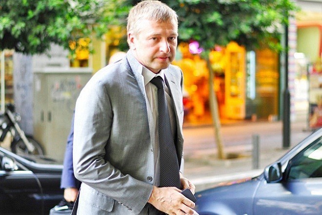 Ο Ελληνας που από σερβιτόρος έγινε ο αγαπημένος σεφ των σταρ στη ...