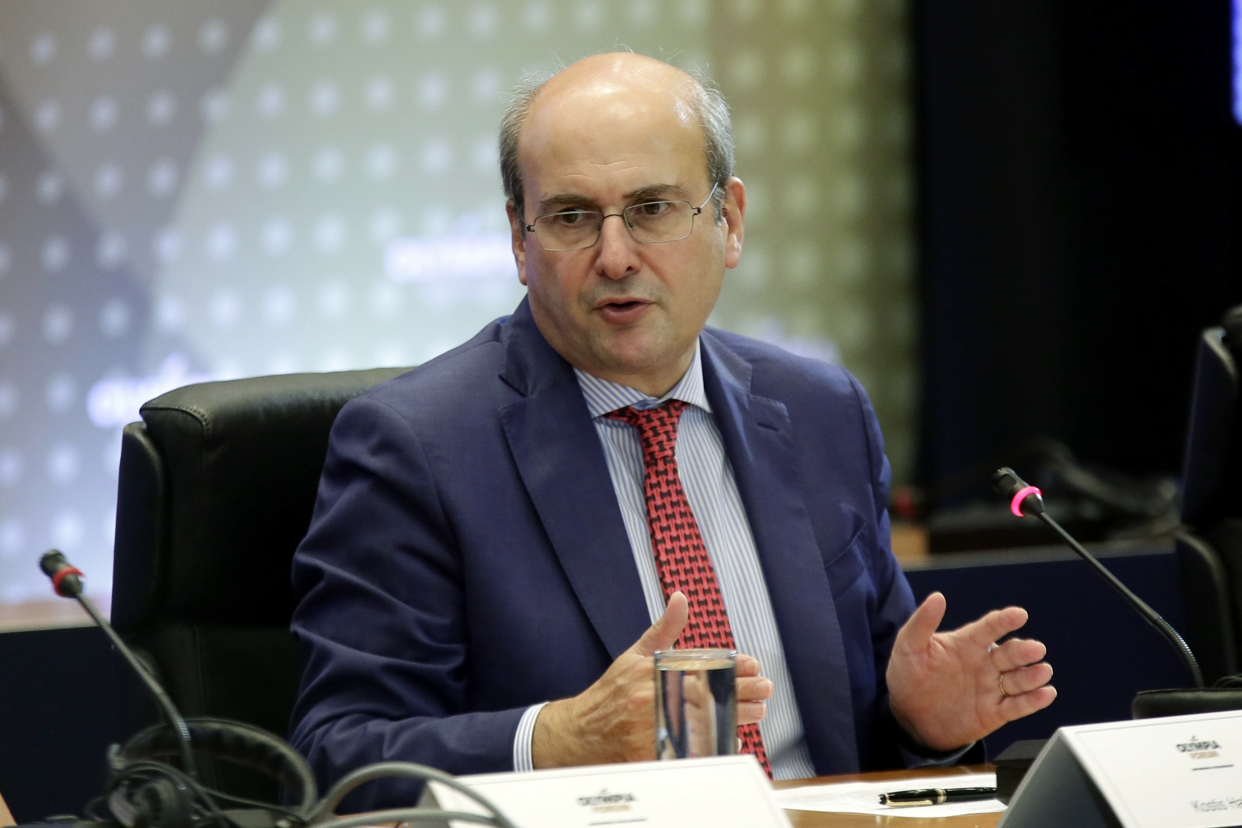 Χατζηδάκης: Η ανεργία μειώθηκε κατά 5,1% την τελευταία τριετία ...
