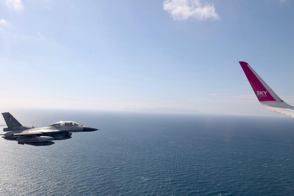SKY express: Παρούσα στη μεγάλη γιορτή της Πολεμικής Αεροπορίας (pics ...