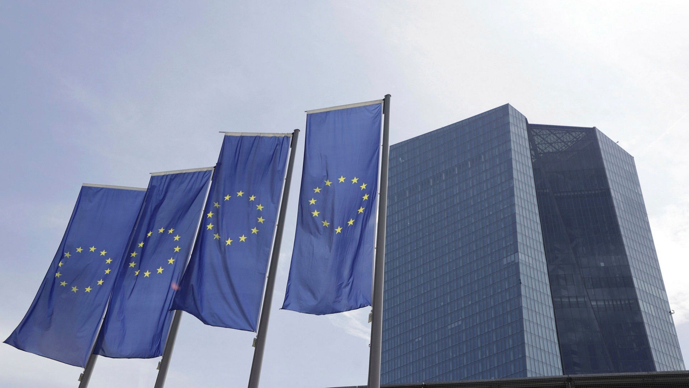 ΕΚΤ: Επιβραδύνει την αύξηση των επιτοκίων και προετοιμάζεται για το «QT ...