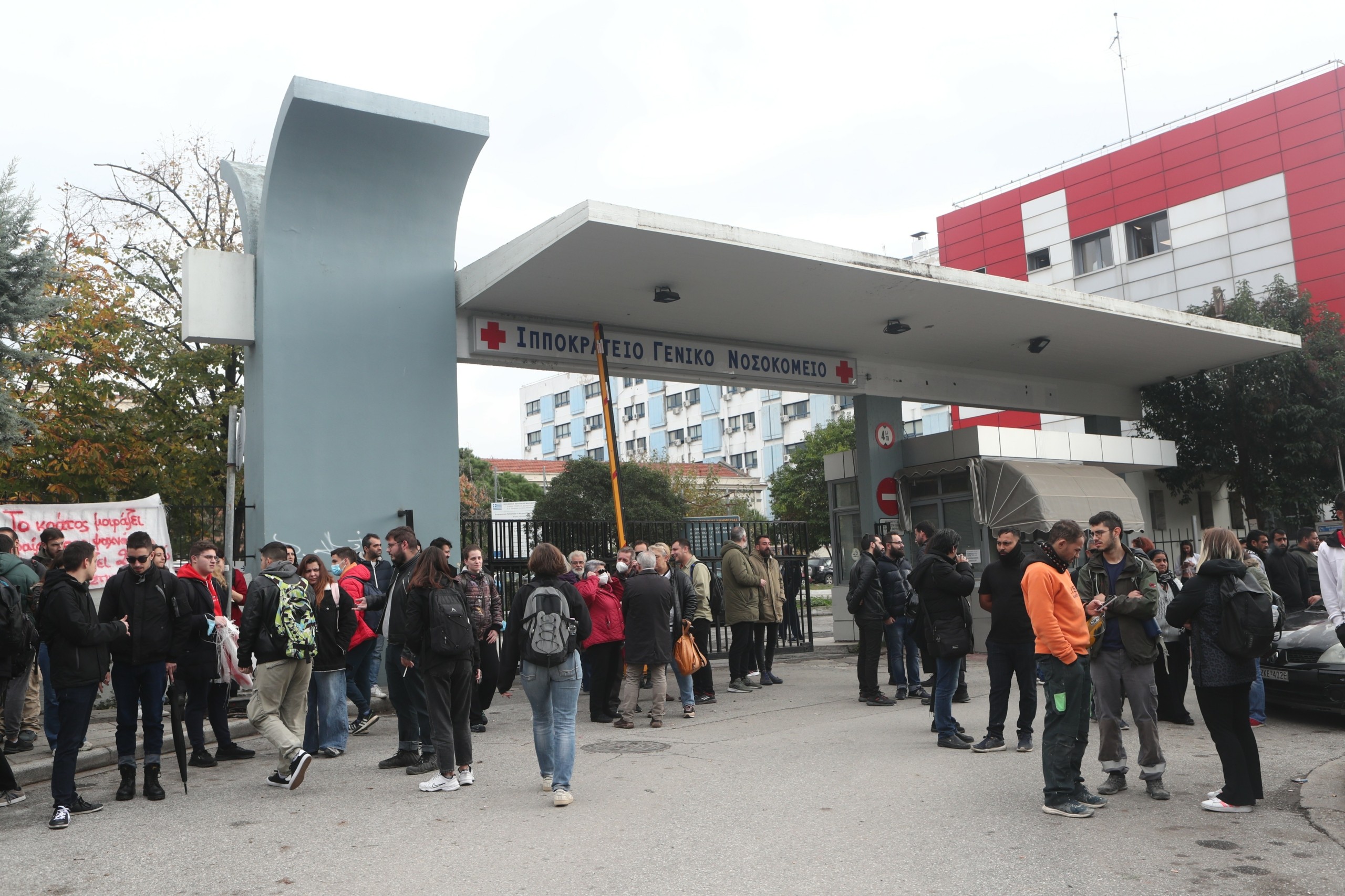 Θεσσαλονίκη: Πέθανε ο 16χρονος Ρομά που πυροβολήθηκε από αστυνομικό ...