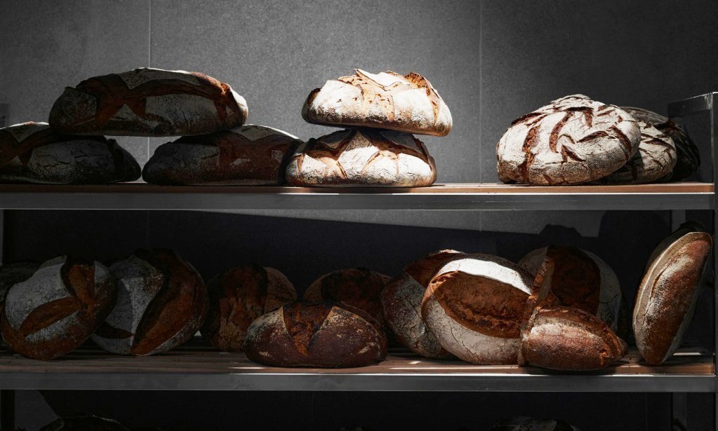 Οι φούρνοι που δημιουργούν τάσεις – Η τέχνη του ψωμιού και οι ουρές για ...