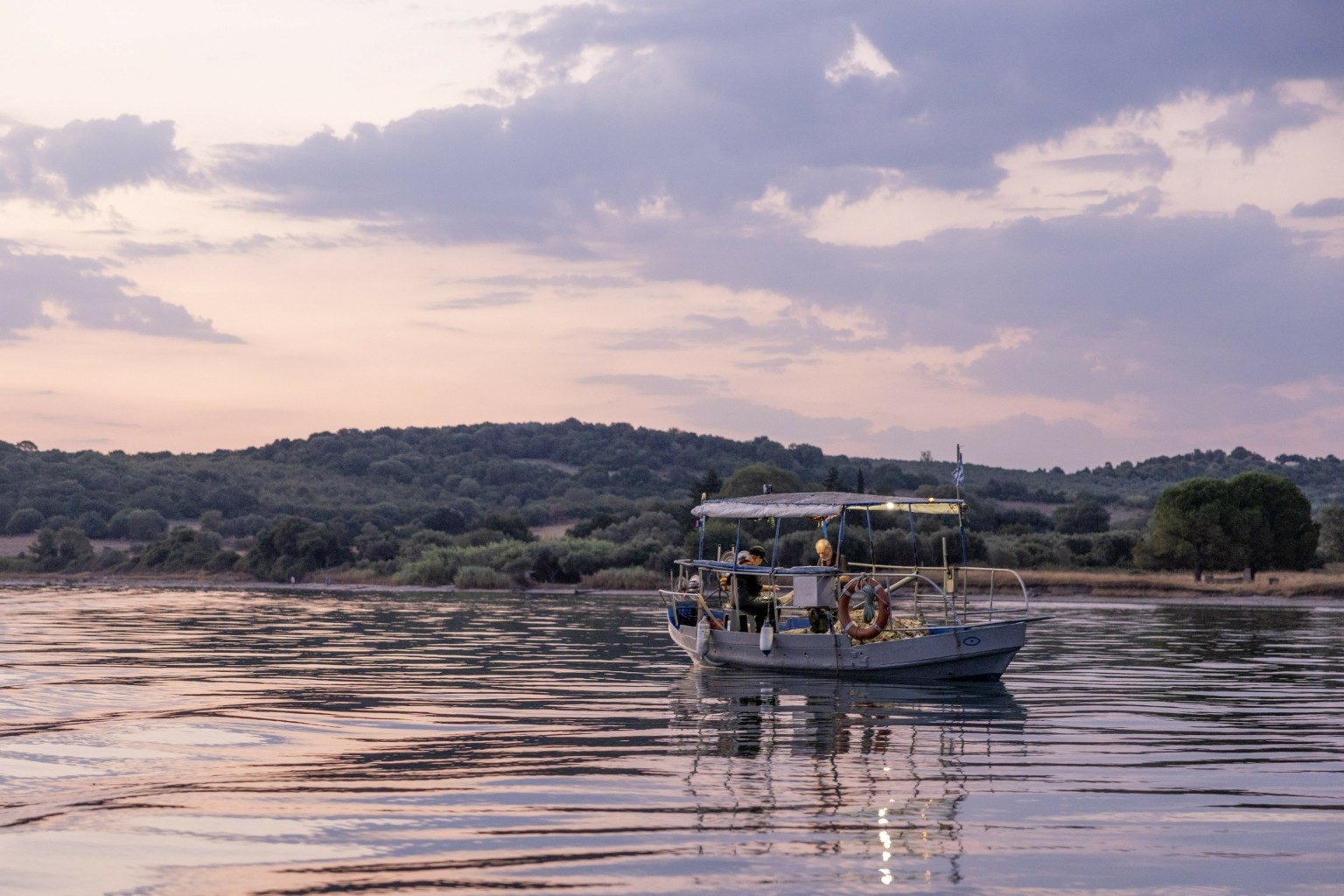 Γιατί η γαρίδα του Αμβρακικού είναι η κορυφαία στον κόσμο – Οι άνθρωποι ...