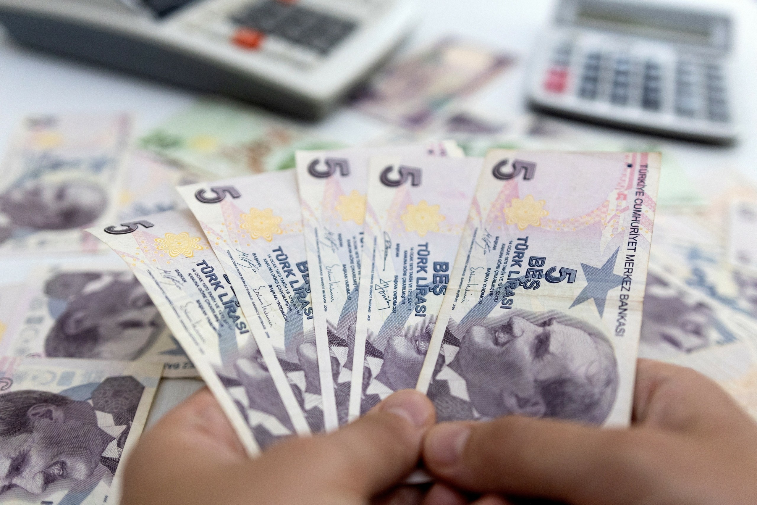 Η τουρκική λίρα συνεχίζει να καταρρέει: Νέα δέσμη μέτρων για τη στήριξή ...
