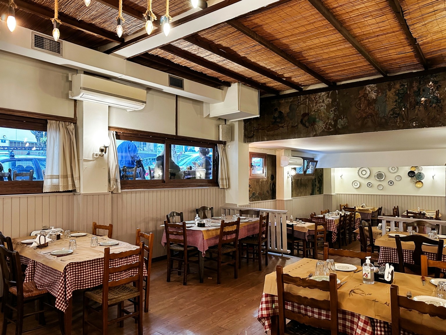 3 ταβέρνες στην Αθήνα με θεσπέσια παϊδάκια – Ζουμερό κρέας και μαεστρία ...