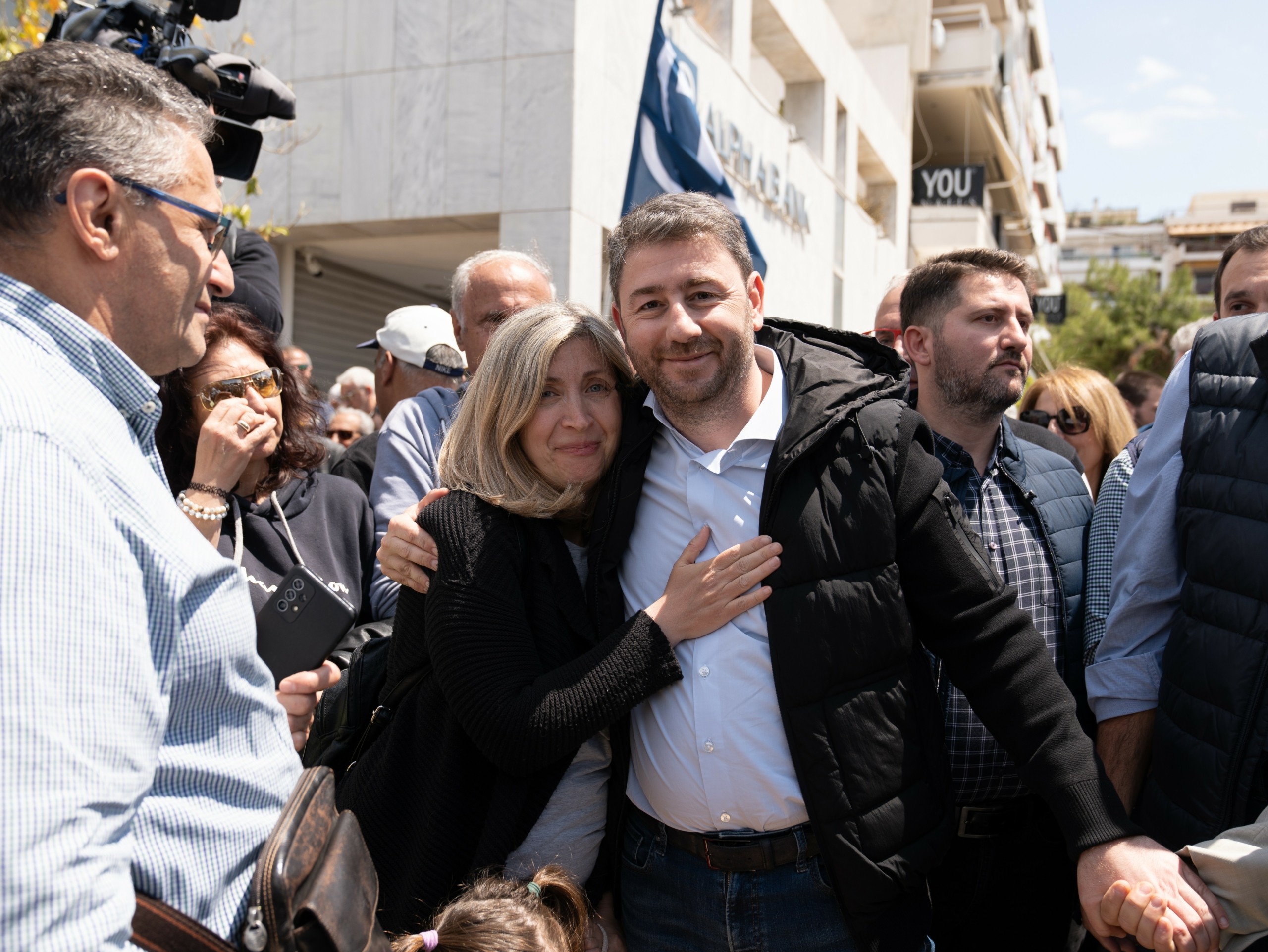 ΠΑΣΟΚ: Σε κλίμα πανηγυρισμών οι δηλώσεις Ανδρουλάκη στη Χαριλάου ...