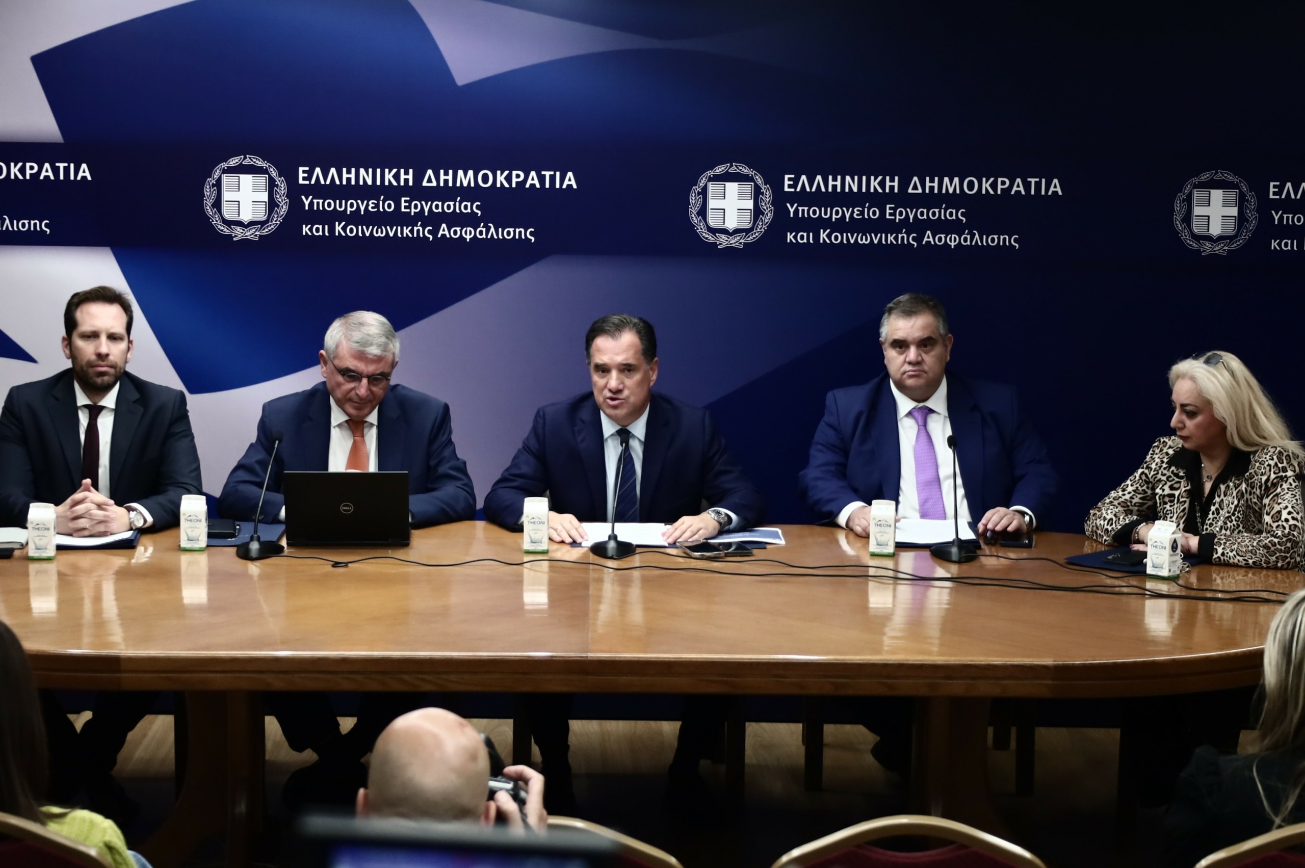 Επαγγελματική ασφάλιση, συντάξεις, επιδόματα: Τι αλλάζει με το νέο ...