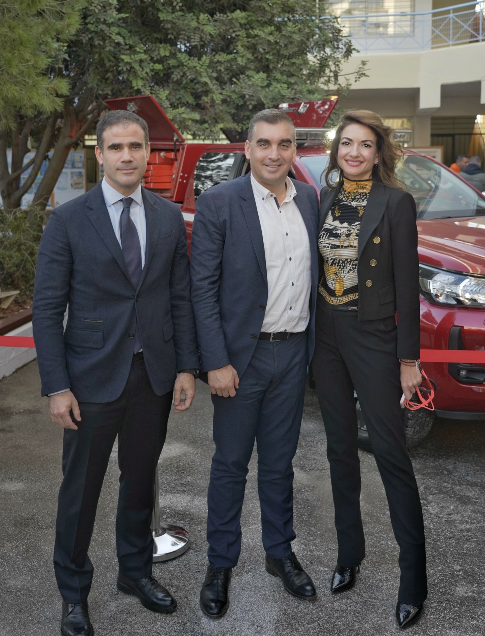 Όμιλος Επιχειρήσεων Σαρακάκη: Παρέδωσε στον ΣΠΑΥ 15 πυροσβεστικά pick ...