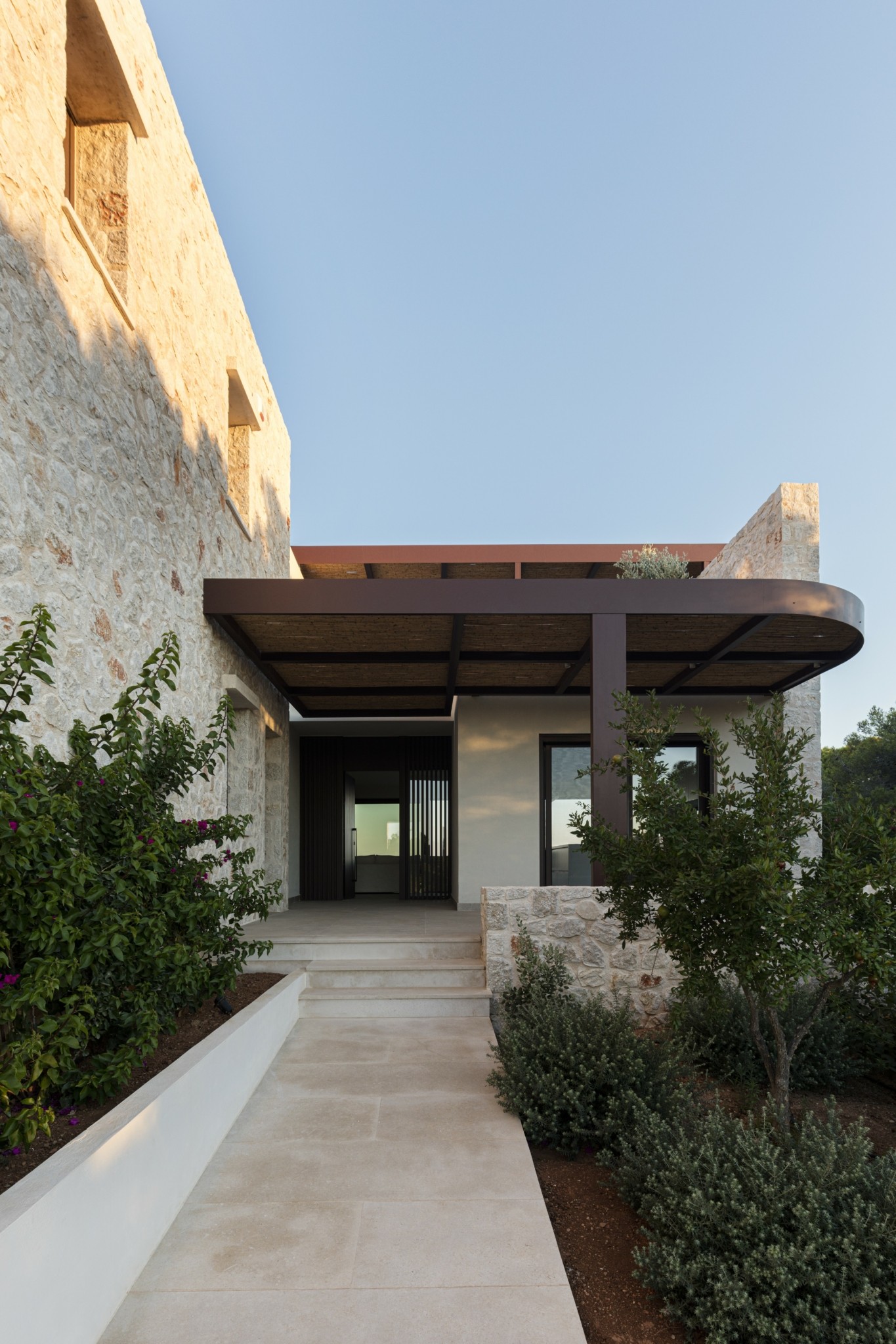 4 εντυπωσιακές κατοικίες κορυφαίου design στο Πόρτο Χέλι | Ειδήσεις για ...