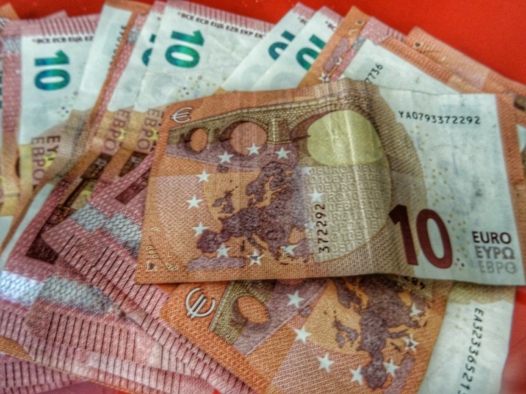 e-ΕΦΚΑ: Πώς θα μάθετε αν δικαιούστε το επίδομα των 250 ευρώ | Ειδήσεις ...