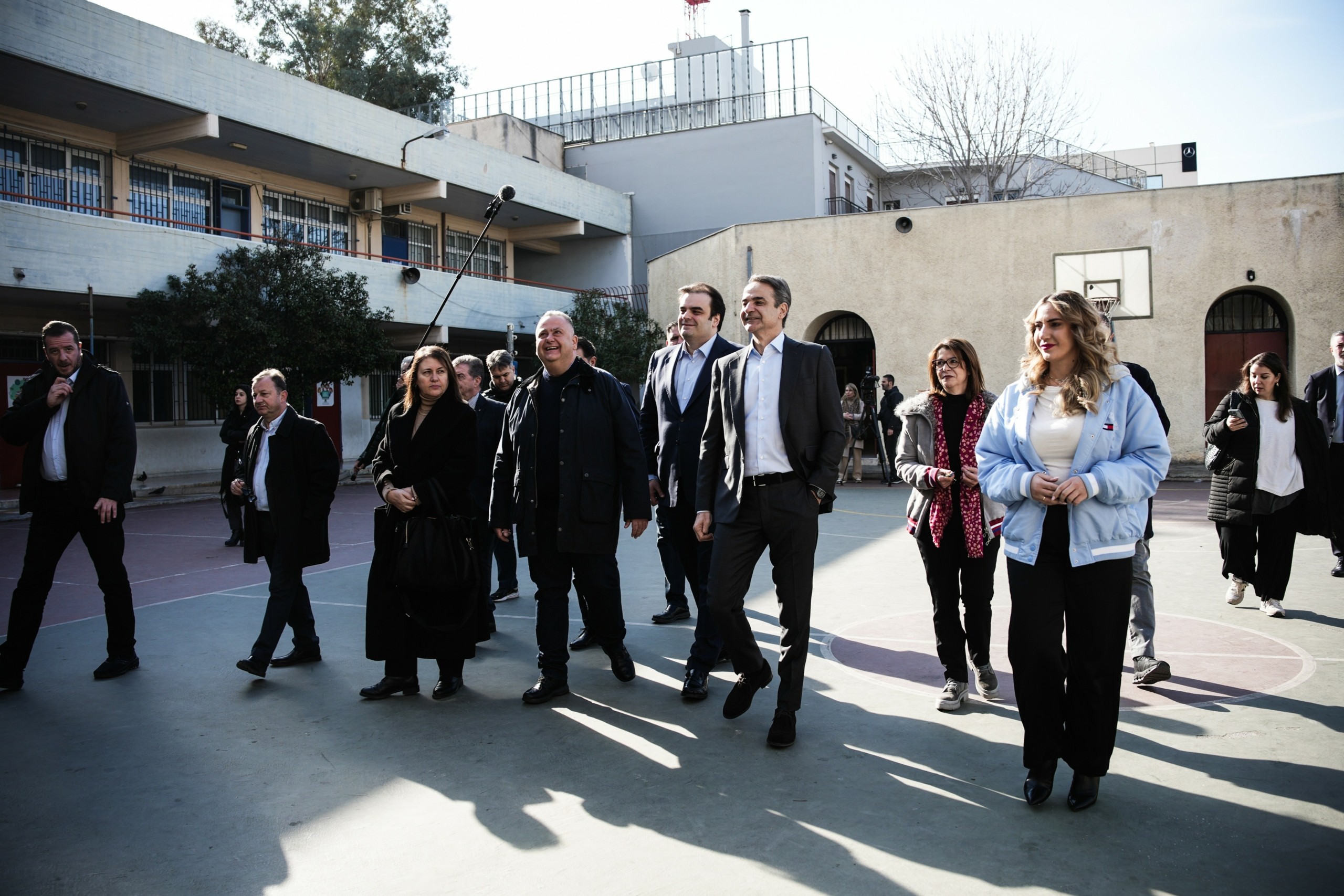Στο 8ο δημοτικό Ν. Φιλαδέλφειας ο Μητσοτάκης – Δρομολογούμε πρόγραμμα € ...