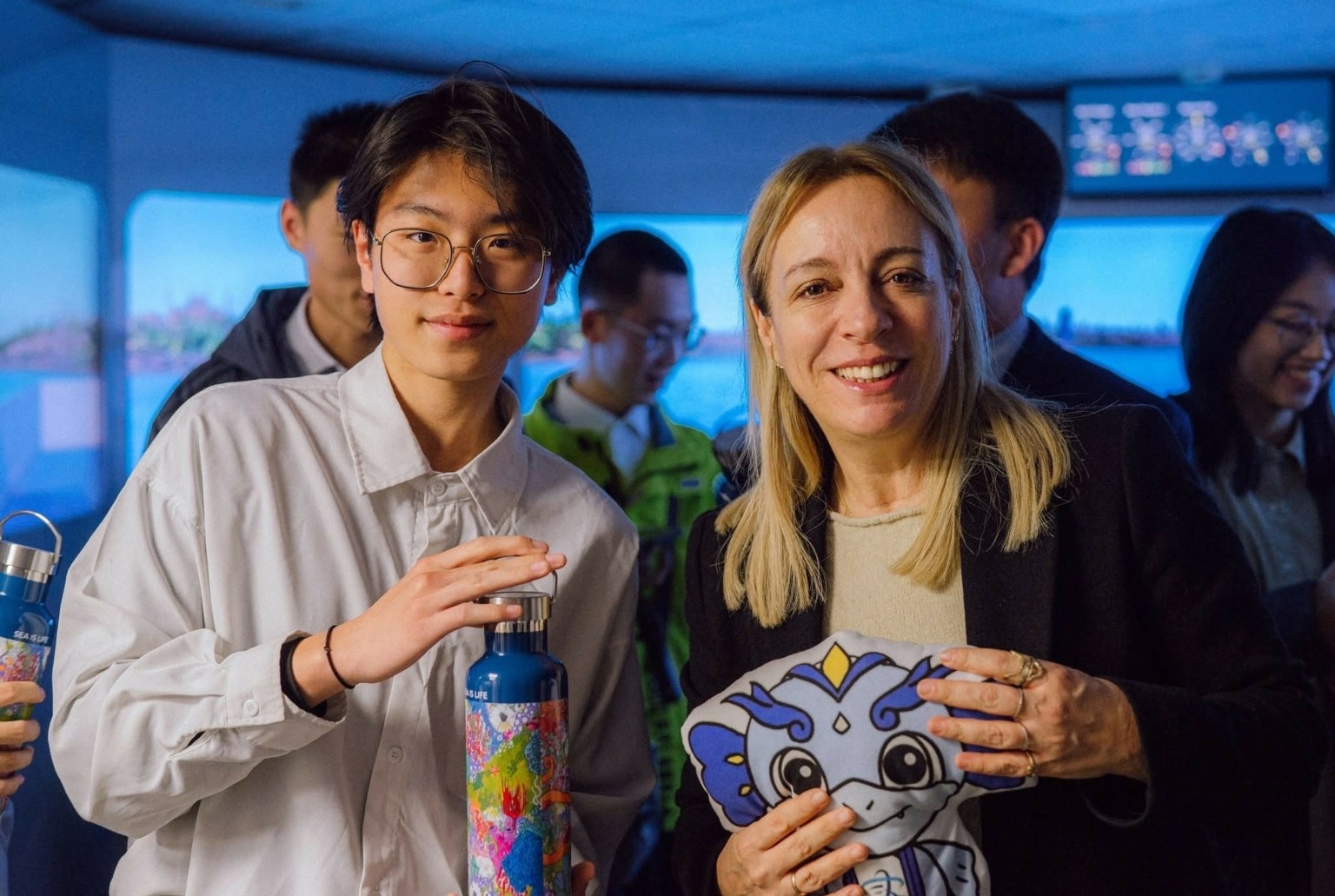 Κινέζοι φοιτητές από το Tsinghua University επισκέφθηκαν τη HELMEPA (pics) | Ειδήσεις για την ...