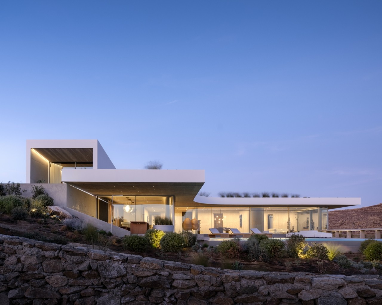 Αιμασιά: Η βίλα-αριστούργημα της Μυκόνου πωλείται για 24 εκατ. ευρώ | Ειδήσεις για την Οικονομία ...