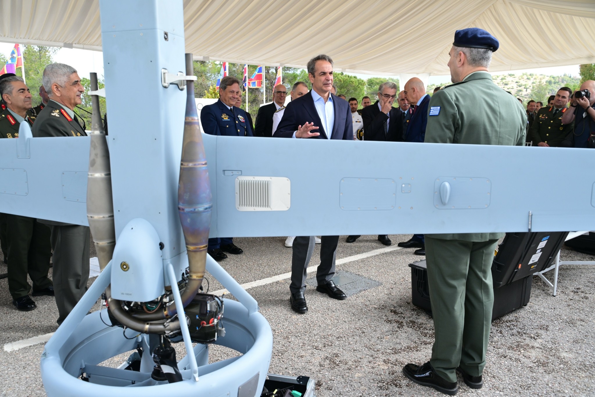 Δύο συστήματα αναβαθμισμένων drones η νέα δωρεά Αθαν. Λασκαρίδη για το ...