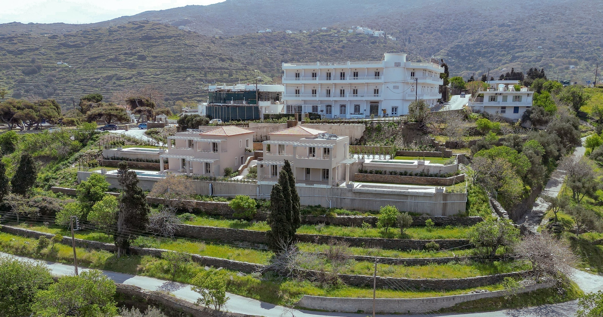 Sweet Home: Η οικογένεια Βασιλοπούλου του St George Lycabettus ενισχύει ...