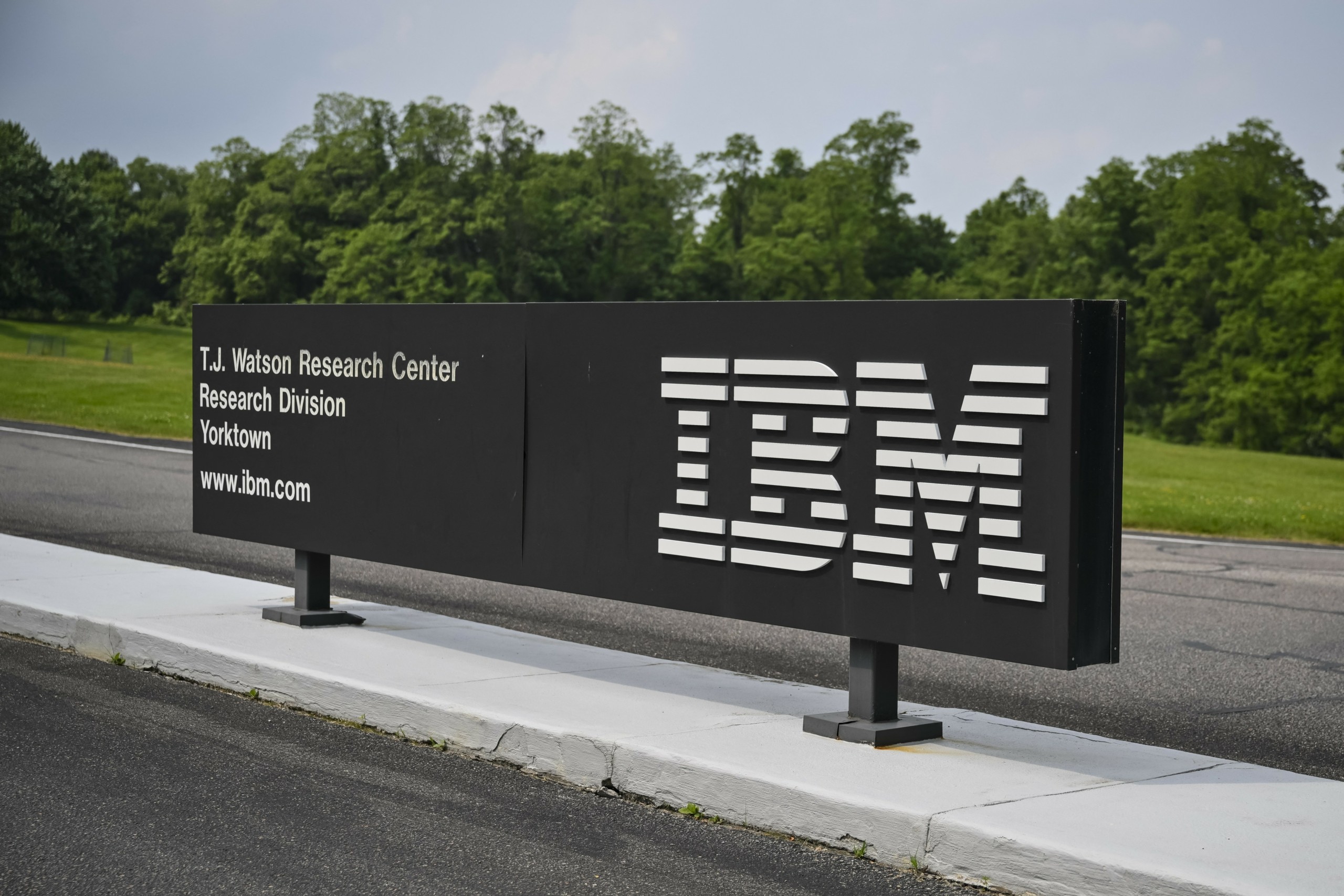 IBM: Αντεπίθεση με νέα γενιά επεξεργαστών και servers για την τεχνητή ...