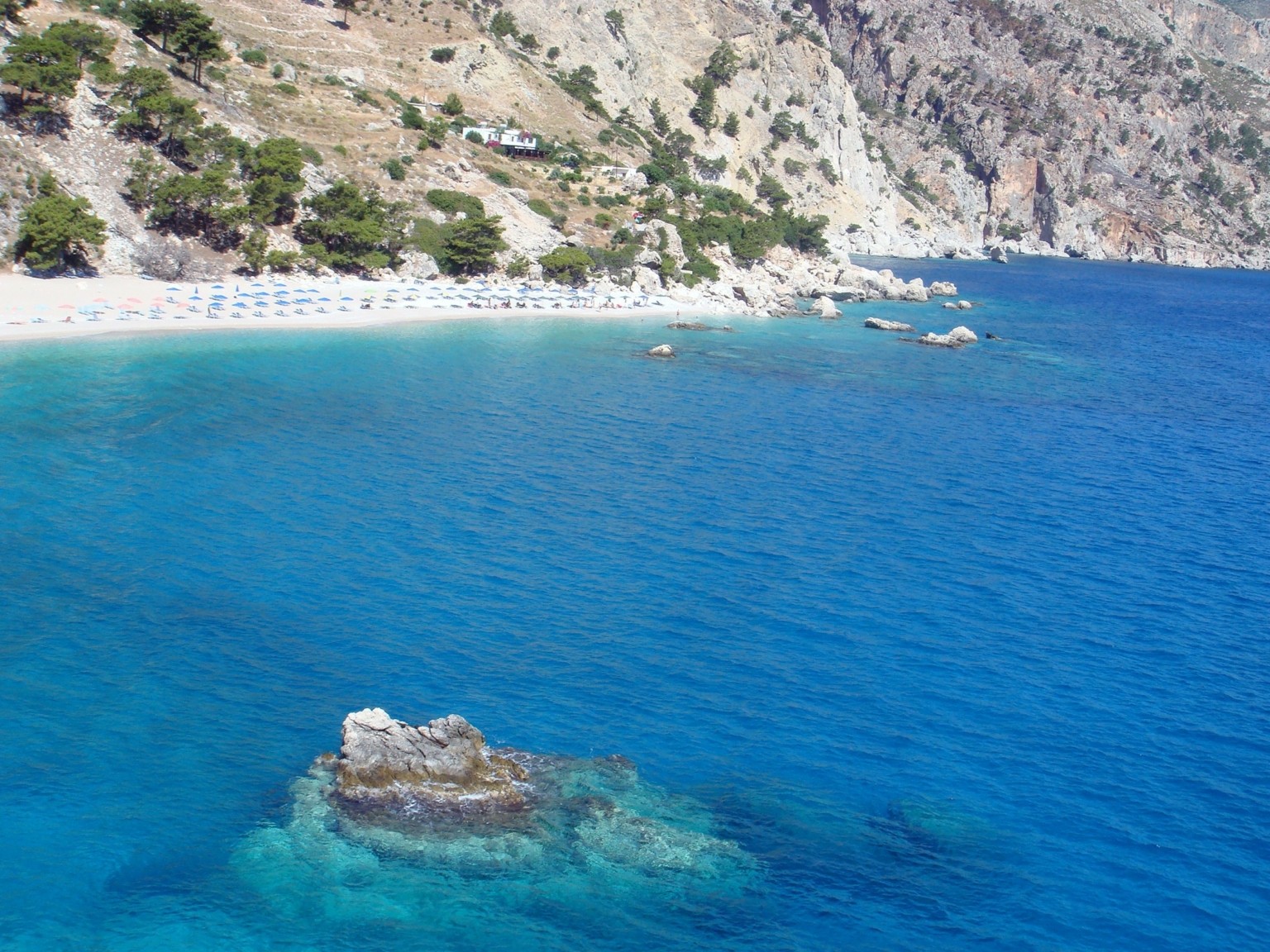 Freedom Travel: Το ελληνικό νησί ανάμεσα στις 7 καλύτερες ταξιδιωτικές ...