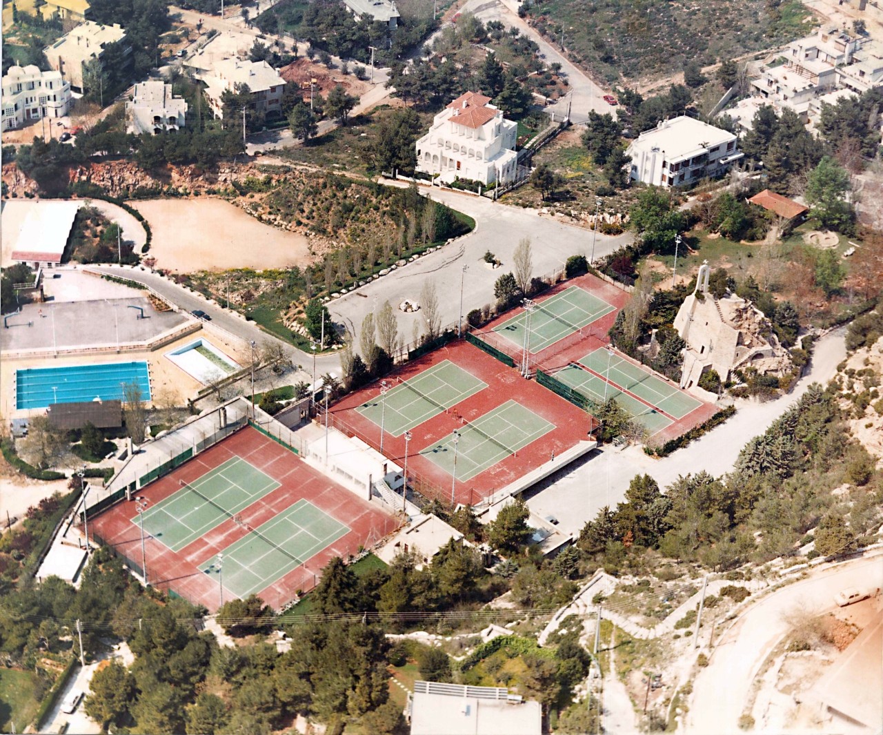 Η ιστορία του Mr. Πολιτεία Tennis Club: Ο γιος του πλανόδιου γαλατά που ...