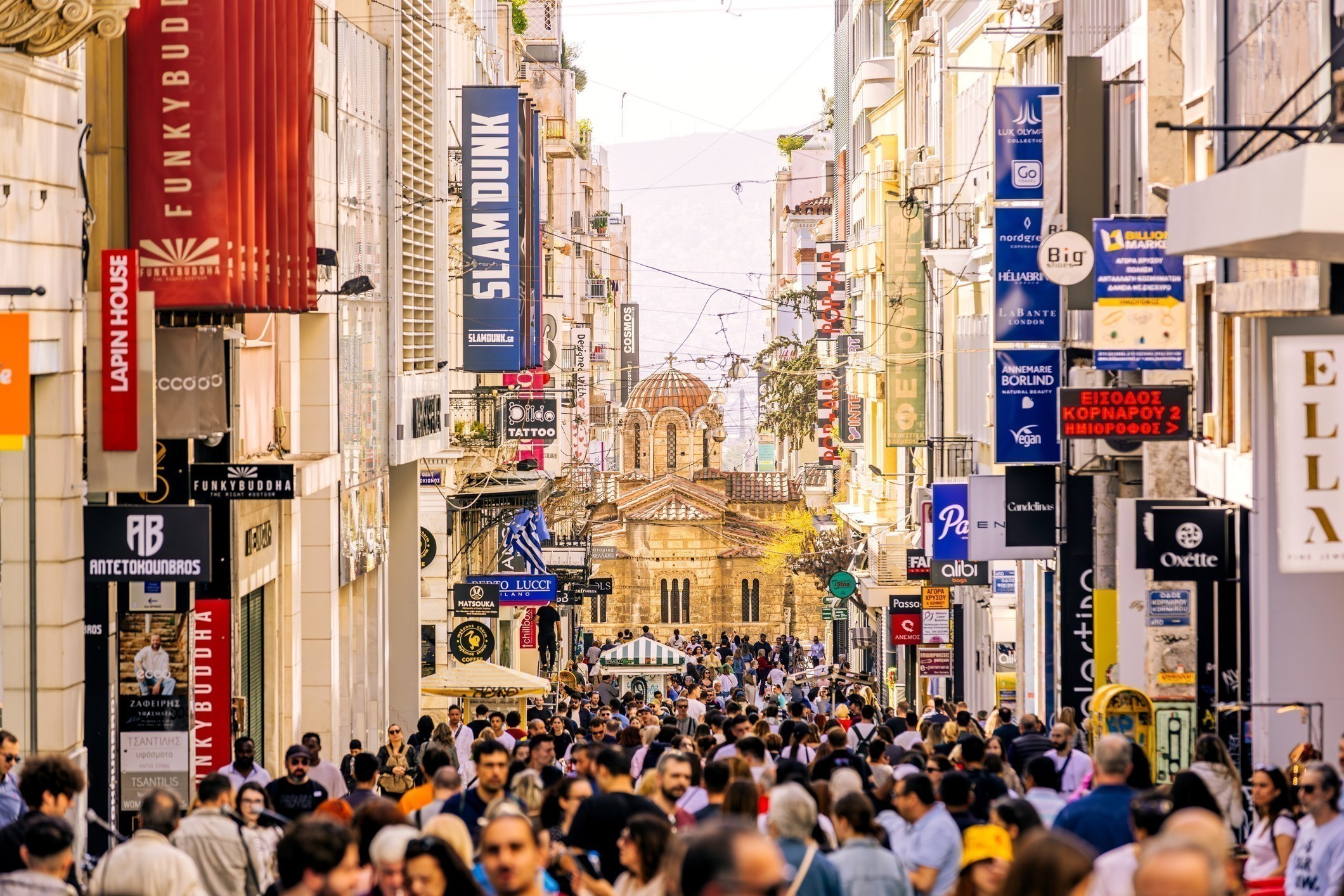 Οδός Ερμού: Η ιστορία πίσω από τον πιο εμπορικό δρόμο της Ελλάδας ...