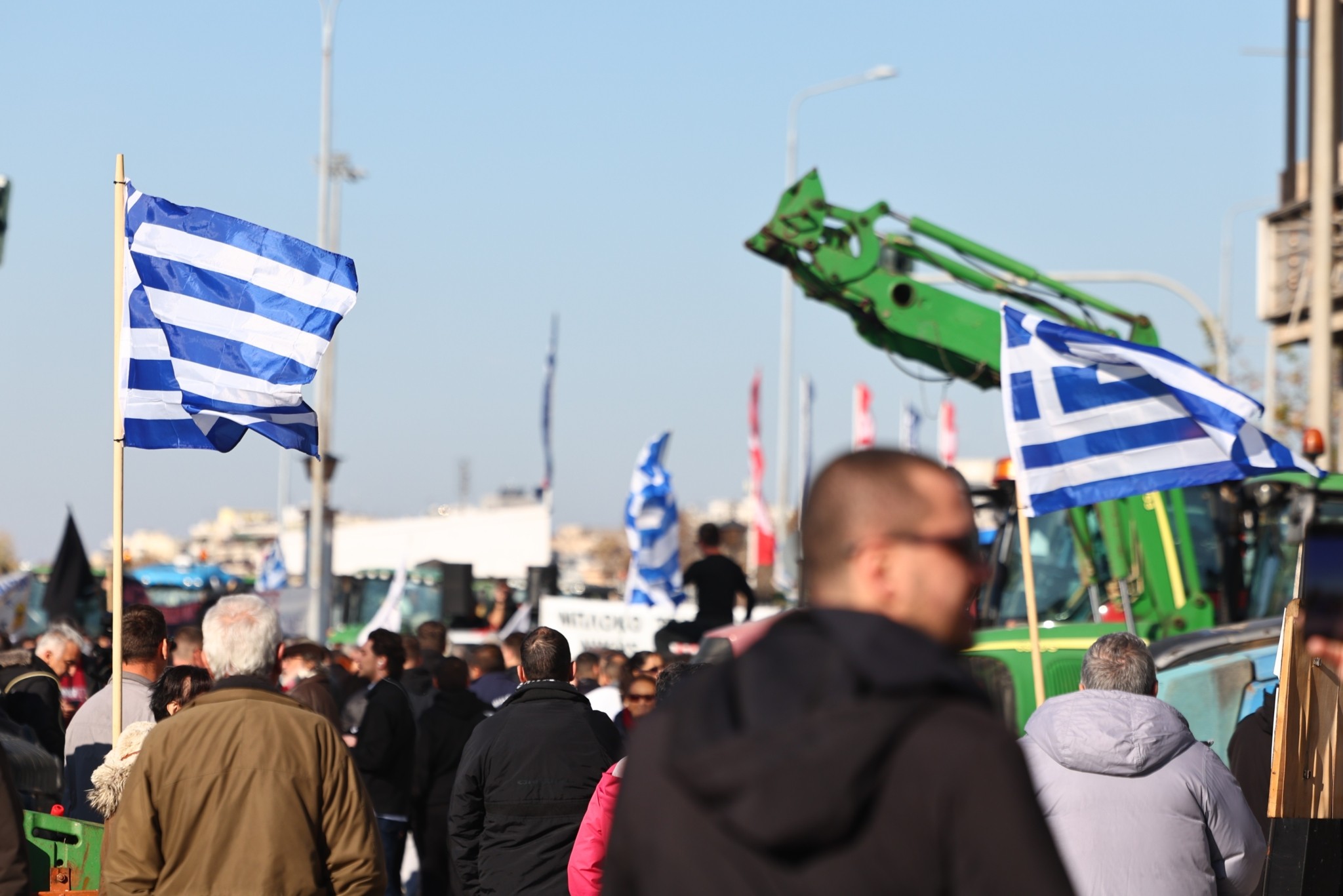 Αγρότες: Αναχωρούν από το λιμάνι της Θεσσαλονίκης – Πού υπάρχουν μπλόκα ...