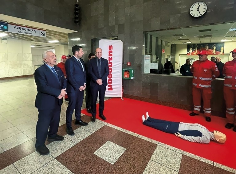 Διαμαντής Μασούτης Α.Ε.: «Προσφορά ζωής» με δωρεά 84 απινιδωτών για ...