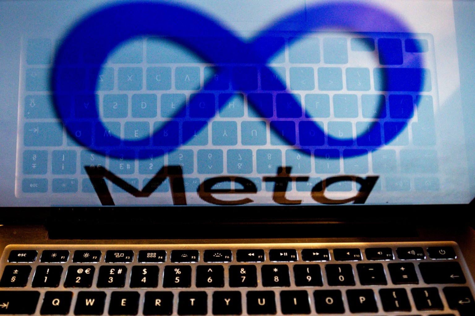 H Meta πατά τα όρια της ιδιωτικότητας – Θα παρακολουθεί τα κλικς και το ...