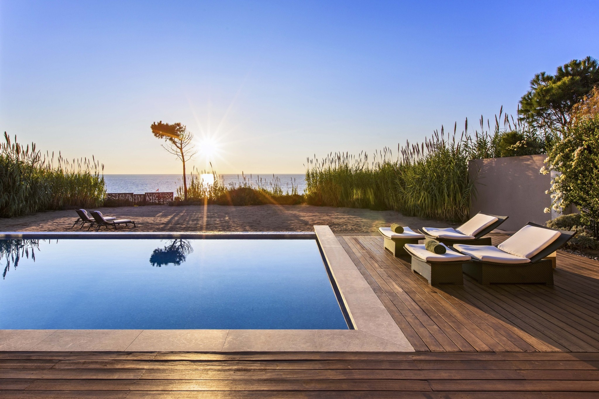 Το The Romanos, a Luxury Collection Resort στη λίστα Condé Nast ...